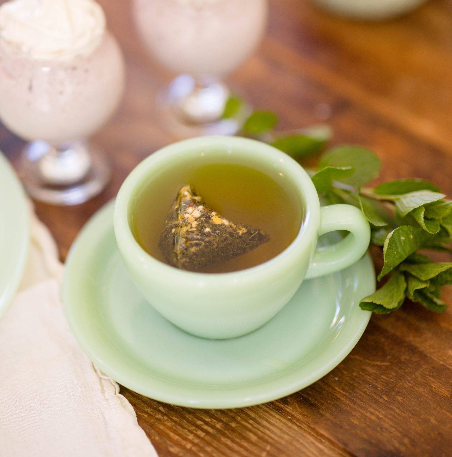 8 Hormone Balancing Teas - PCOS Weightloss